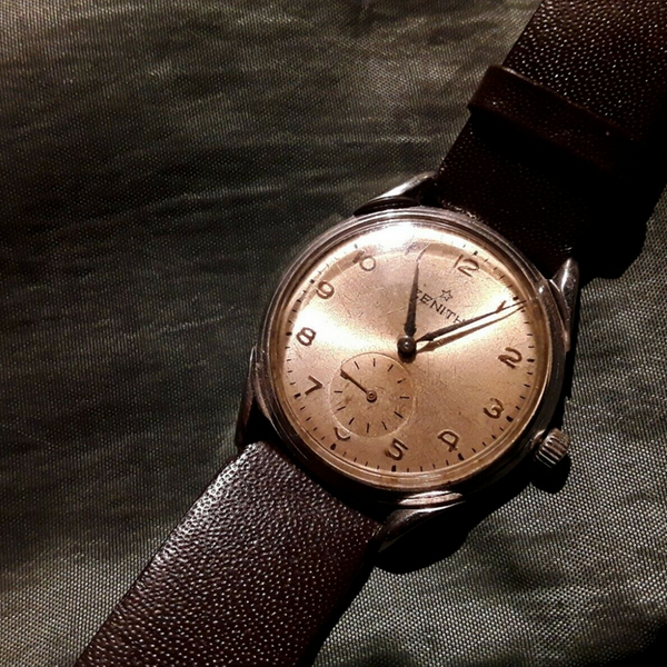 VINTAGE "ZENITH" SUBSIDIARY SECONDS DIAL, WINDING WATCH .. RARE ...