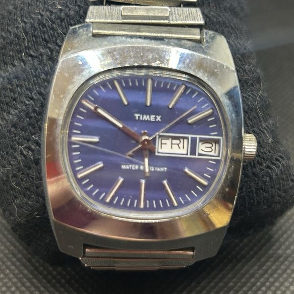 VINTAGE TIMEX DAY DATE MARKER WATCH - BLUE FACE - WIND UP - THICK CASE ...