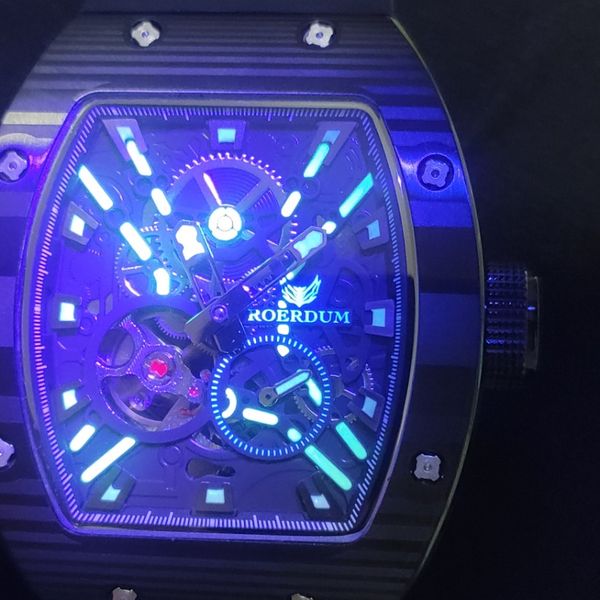 Roerdum 'City Hunter's carbon fiber limited edition automatic watch ...