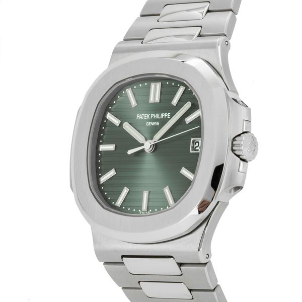 Patek Philippe Nautilus Auto Steel 40mm Green Dial Wristwatch 5711/1a ...