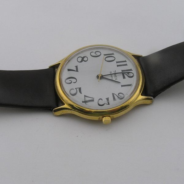 Vintage Timex Quartz Watch White Dial Large Numbers Gold Tone Working ...