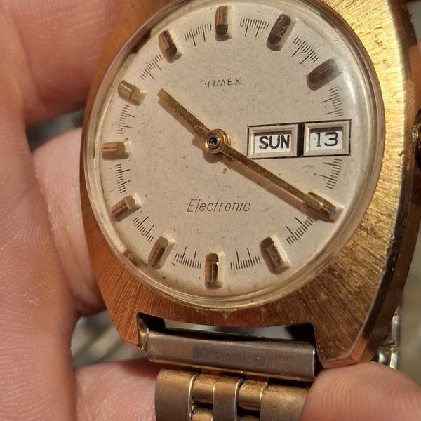 Timex Electronic Gold Tone Mens Vintage 1970s Retro Watch | WatchCharts ...