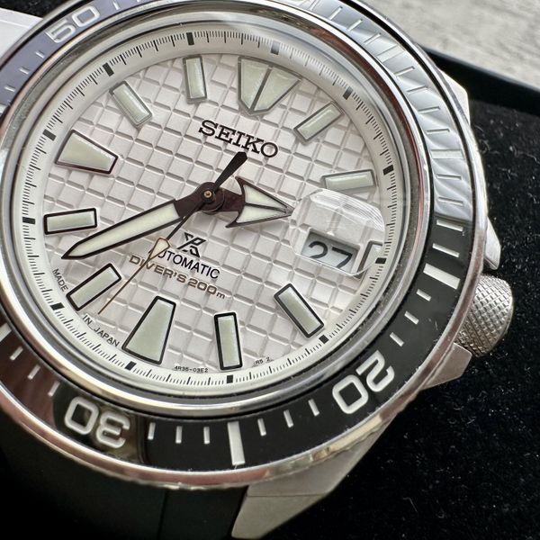 Seiko King Samurai white SRPE37 with two Crafter Blue straps ...