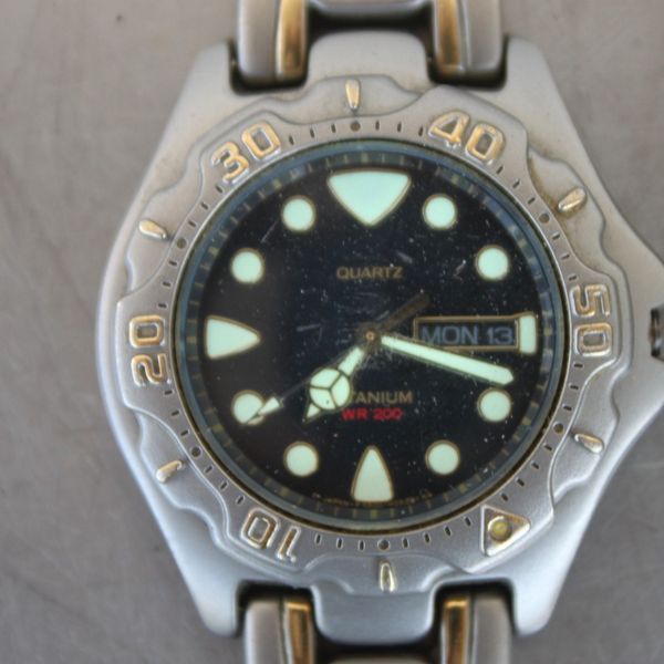 Vintage Citizen 5500-H02802 TA Titanium WR 200 Day Date Mens Watch AS ...