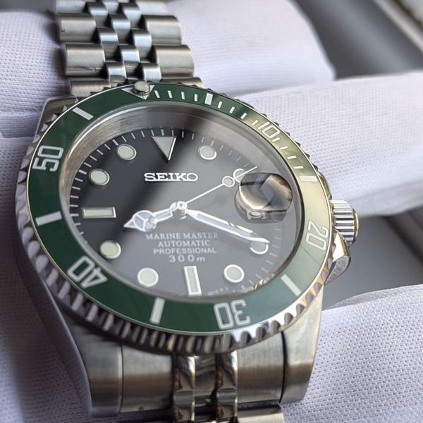 Seiko NH35 Automatic Movement | WatchCharts Marketplace
