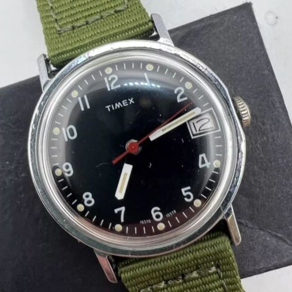 1978 TIMEX MENâ S MILITARY STYLE WATCH, BLACK DATE DIAL, RED SECONDS ...