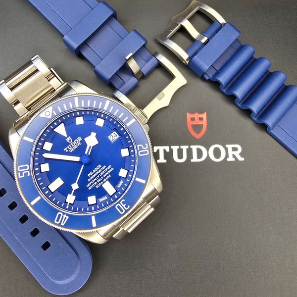 Pelagos Blue 25600TB full kit in mint condition | WatchCharts Marketplace