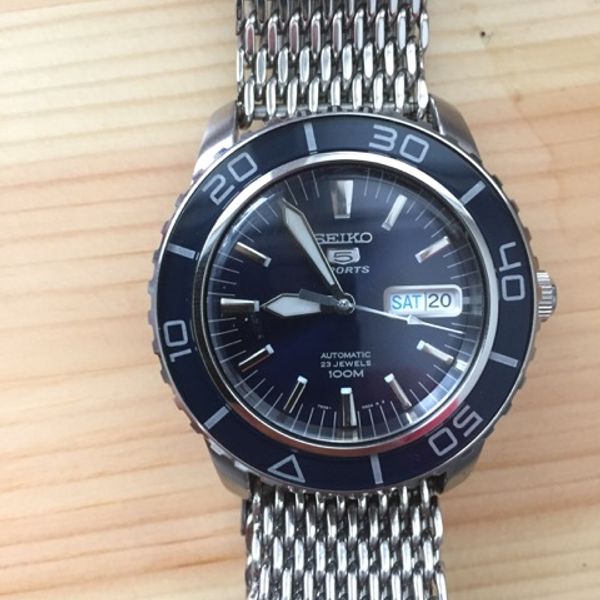 Seiko SNZH53 -- Bracelet and shark mesh | WatchCharts Marketplace