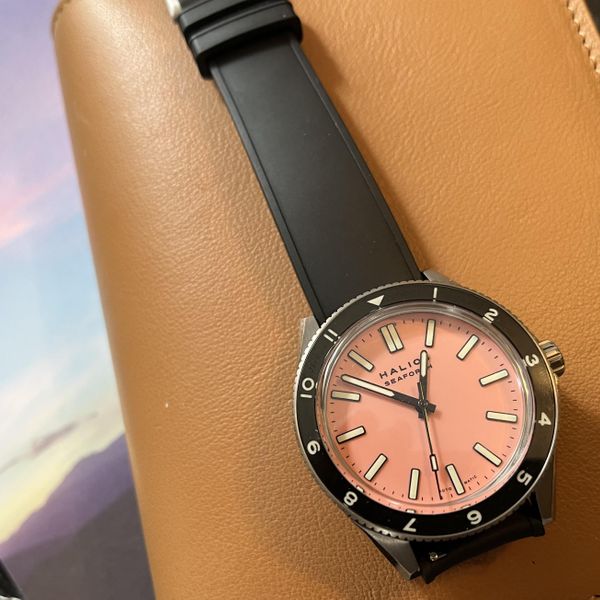 [WTS] Halios Seaforth IV Pink, Titanium, 12 hour bezel | WatchCharts