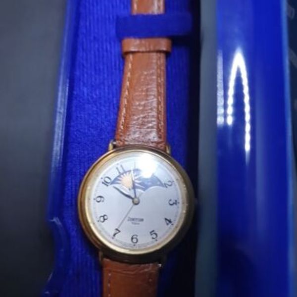 CITIZEN JUNCTION VEGA MOON PHASE VINTAGE WATCH. NEW BATTERY, PERFECT ...