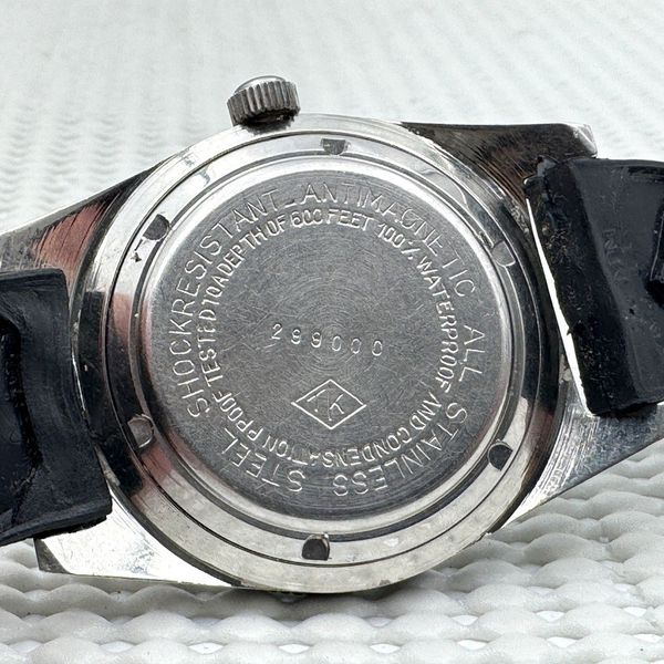 VANTAGE by HAMILTON 37mm Diver Rotating Bezel Original Black Dial ...