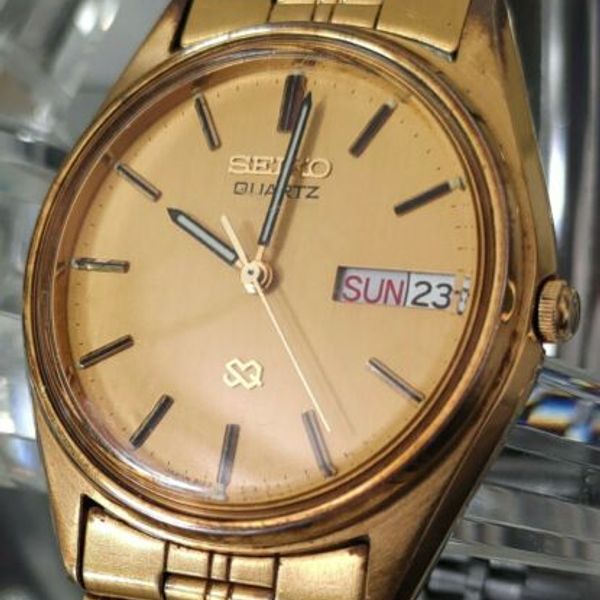 Vintage Seiko Quartz SQ DAY DATE Watch 8123-6060 A1 Gold Bracelet NEW BATTERY | WatchCharts ...