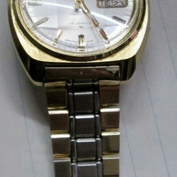 Seiko Automatic Gold Tone 17 Jewels Mans Wristwatch w-Fauceted Face 7009-811LR | WatchCharts ...