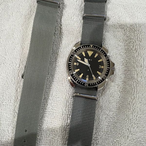 CWC Royal Navy Diver | WatchCharts Marketplace