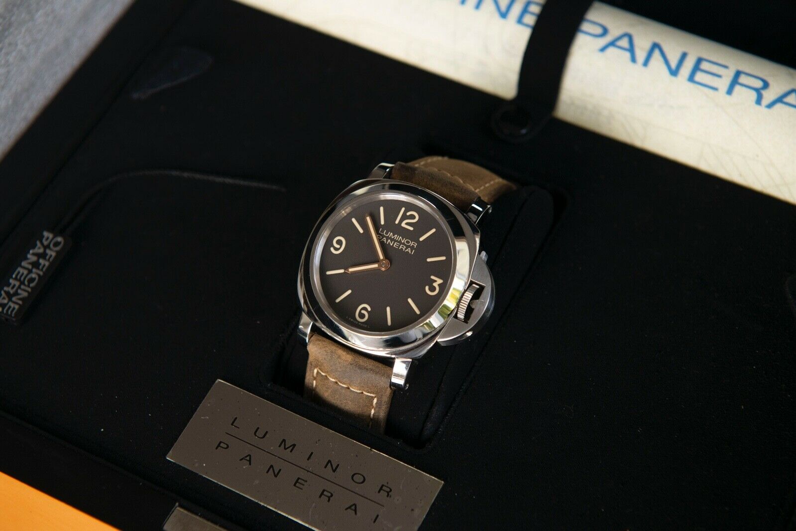 Panerai Pam 390 special edition with box and papers. Excellent ...