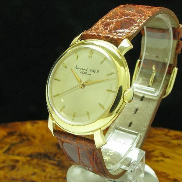 IWC Shark Fin 18kt 750 Gold Manual Winding Men's Watch / Ref 521 ...