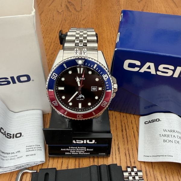 Casio Duro Pepsi MDV-106 On Jubilee Bracelet with Rubber Strap 200m ...