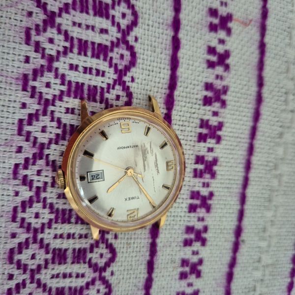 VINTAGE GENTS GOLD TONE TIMEX CALENDAR WATCH. | WatchCharts Marketplace