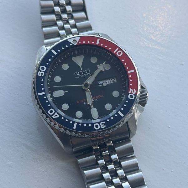 Seiko SKX009J Automatic Divers Watch 200m Original Bracelet, Includes ...