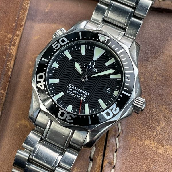 VINTAGE OMEGA SEAMASTER 300 36mm QUARTZ WRISTWATCH BLACK BIG TRIANGLE ...