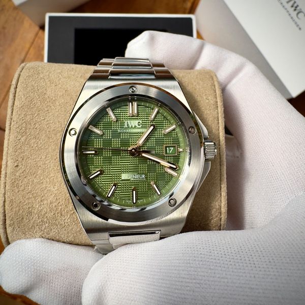 IWC Ingenieur IW328908 Green Dial Watch 2025 f1 Brad Pitt - Sonny Hayes ...