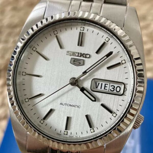 SEIKO 5 WATCH GREY DIAL SNXJ SNXJ89 K K1 JUBILEE DATEJUST DAY DATE JUST ...