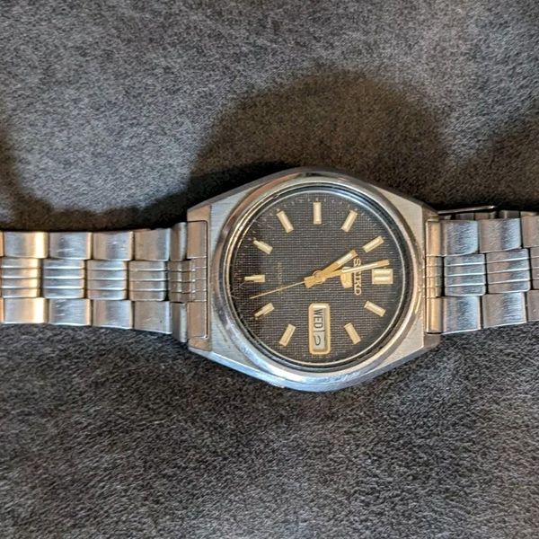 Seiko 5 Automatic 7009-876A Vintage Mens Day Date Seiko Black Dial WORKS | WatchCharts Marketplace