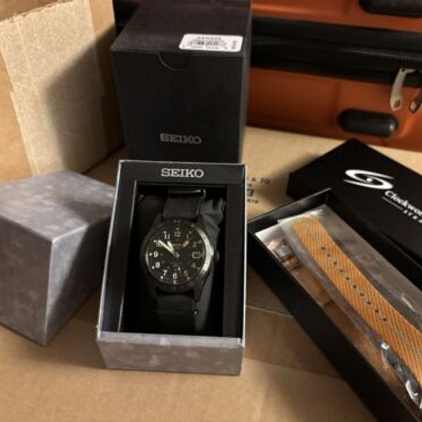 Seiko SSK025 Made In Japan Sports Field GMT with 2 NATO straps Black ...