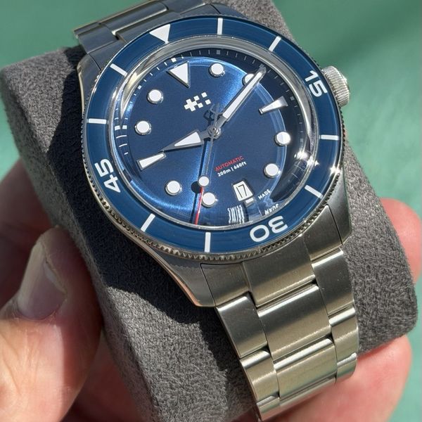 Christopher Ward C65 Aquitaine Blue Automatic Dive Watch | WatchCharts ...