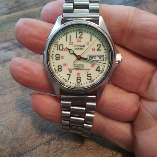 Pulsar By Seiko VX43-0AD0 Lumbrite Dial 100M Railroad Approved Men's ...