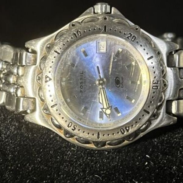 VINTAGE FOSSIL BLUE WATCH WOMAN 330 M WATER RESISTANT STAINLESS STEEL ...