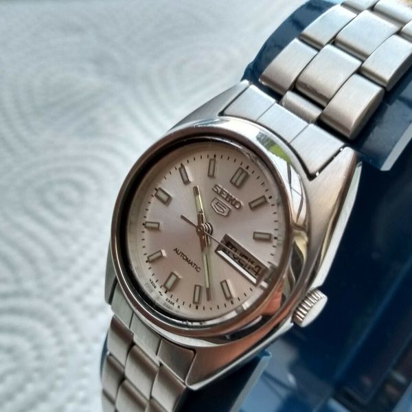 Seiko 5 Day Date Automatic Dame 4206-0420 | WatchCharts Marketplace