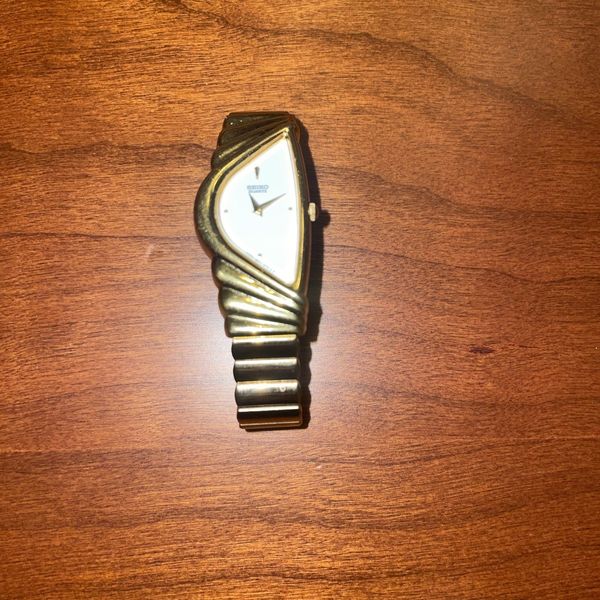 Vintage Seiko 1N00-5E09 Quartz Gold Half Moon Watch 19mm â New Battery ...