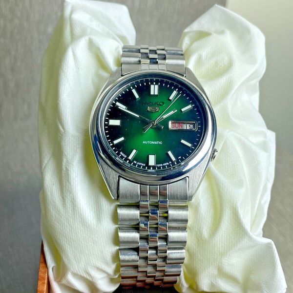 Vintage Seiko 5 Automatic Green Dial Mens Watch 7009 Day/Date 17 Jewels Working | WatchCharts ...