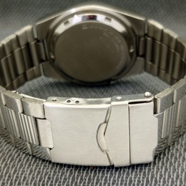 GENUINE VINTAGE SEIKO 5 AUTOMATIC 7S26A JAPAN MENS GREEN COLOR DIAL ...