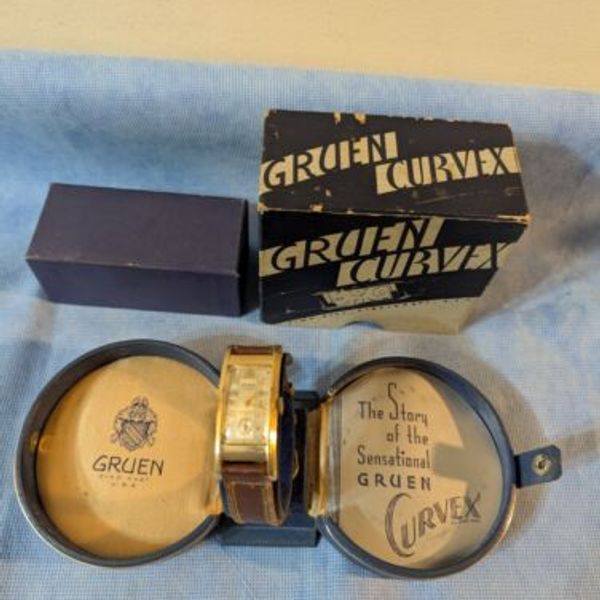 Vintage Gruen Curvex Wrist Watch With The Original Box | WatchCharts ...