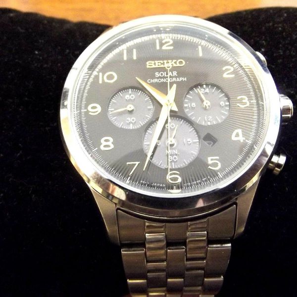 SEIKO SOLAR CHRONOGRAPH V175-0DX0 7"+ W/2 EXTRA LINKS | WatchCharts