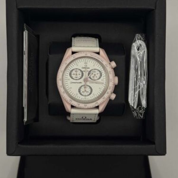 OMEGA Speedmaster Moonwatch Pink Men's Watch - SO33P100 | WatchCharts ...