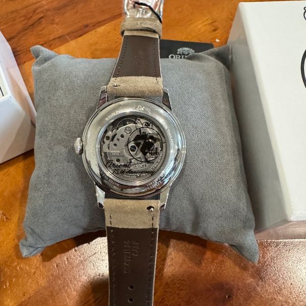 Orient Bambino Automatic 38 MM LE Peanuts 75th Anniversary Snoopy ...