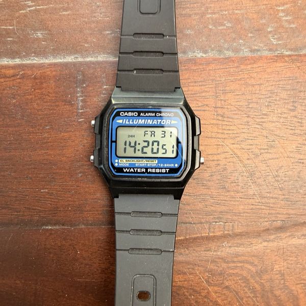 CASIO Digital Men's Classic Watch Illuminator Alarm Stopwatch F105 ...