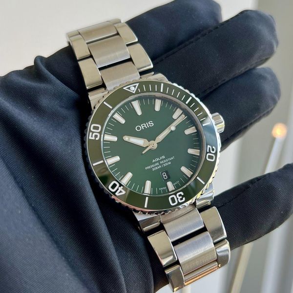 [WTS] Oris Aquis Date Green “Hulk” 43.5mm | WatchCharts