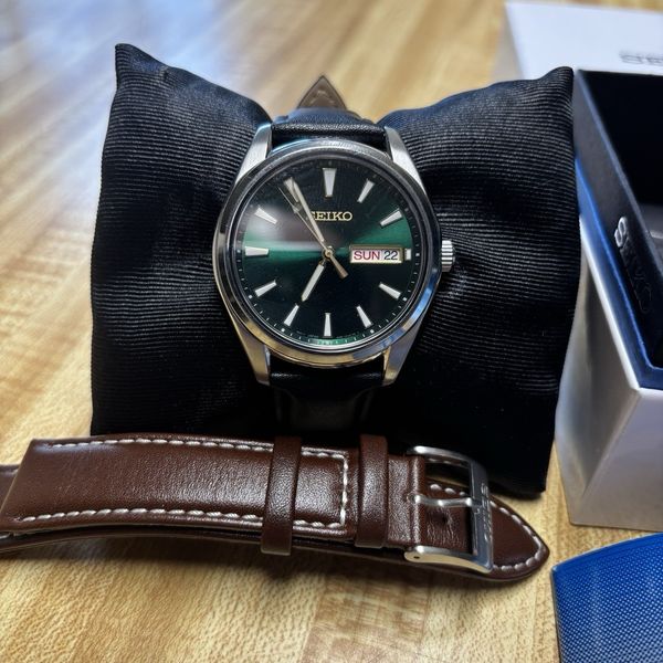 Seiko Neo Classic Quartz Green Dial Men's Watch SUR449P1 | WatchCharts ...