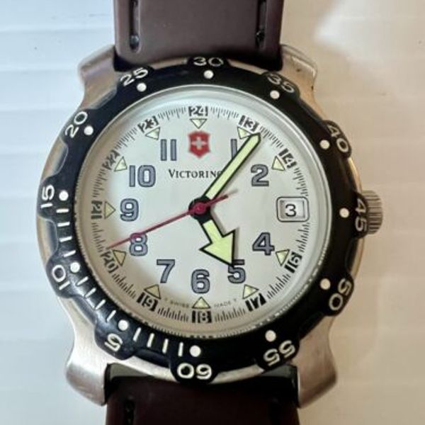 Mens Victorinox Swiss Army Watch (New Battery) | WatchCharts Marketplace