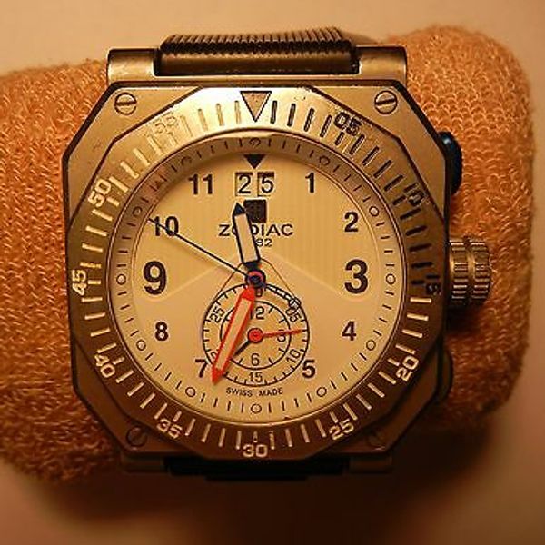 Zodiac Adventure: ZMX 01(ZO8501) Analog Date Chronograph. Sapphire ...