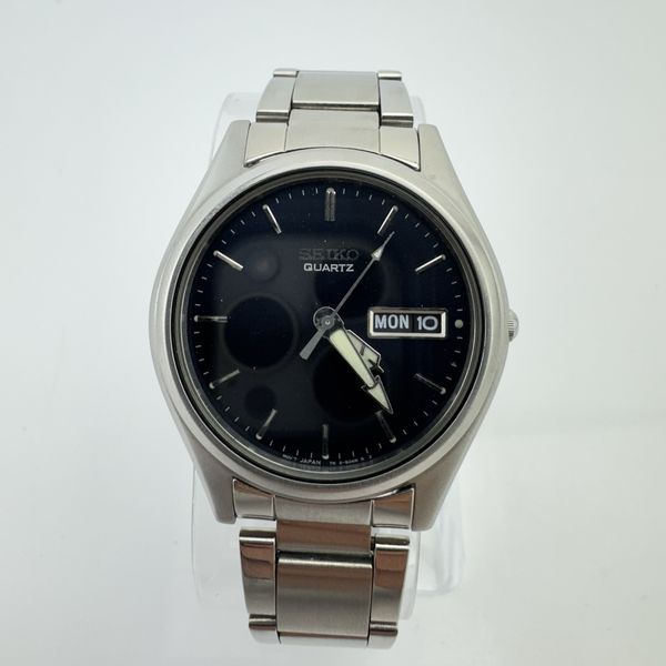 Seiko 7N43-9011 Men's Quartz Watch Silver Black Day Date Works - New ...