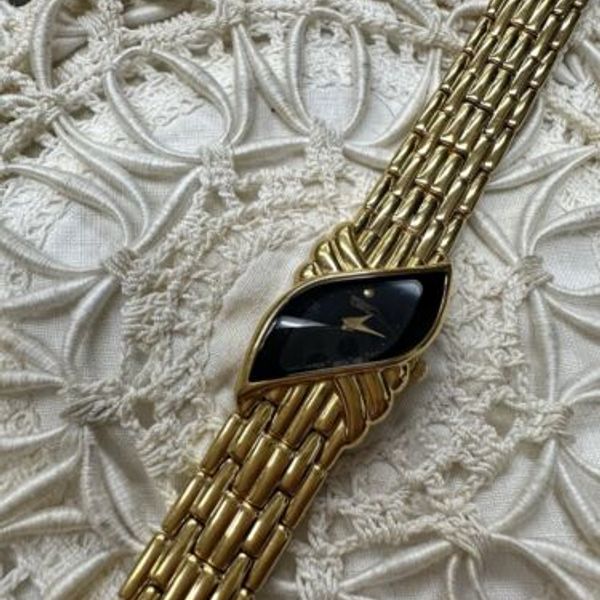 RARE Vintage Seiko Quartz Ladies Asymmetrical Half Moon Watch 4N00-6411 WORKING | WatchCharts ...