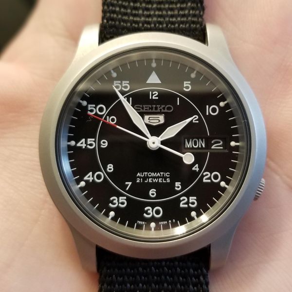 [WTS] Seiko SNK809 Full Kit + 2 Extra Straps | WatchCharts Marketplace