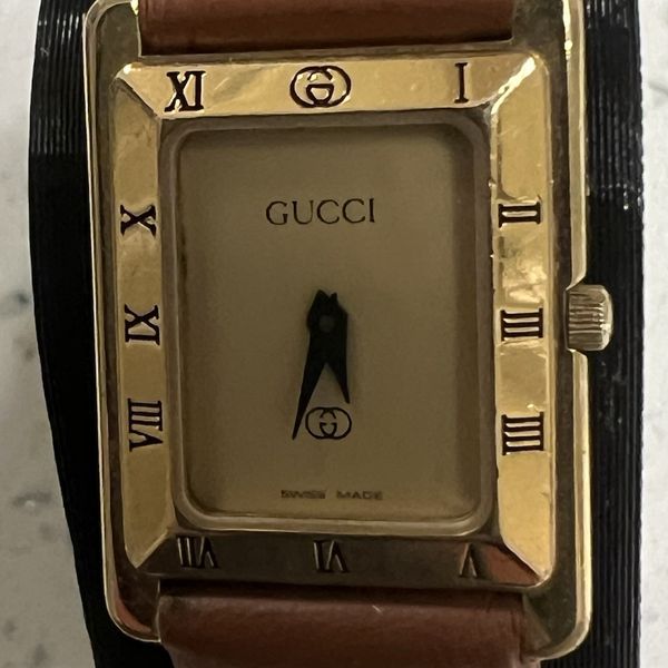 Gucci Watch 4200-FL Tank Style Watch. Good Condition. Used. Needs ...