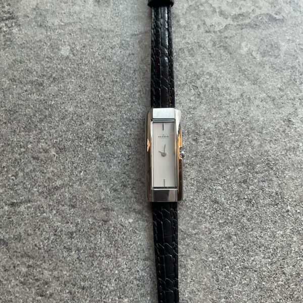 Skagen Womens Slim Tank Style Watch 15mm Silver Tone Case Black Leather ...