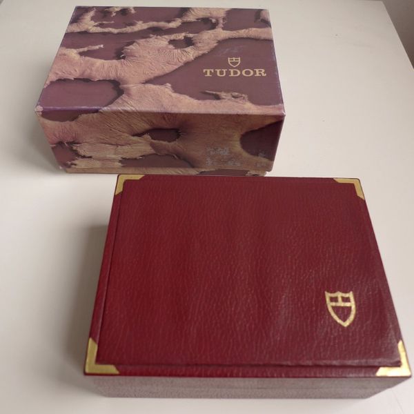 FS: 70´s Tudor box for squarehand and chrono EUR 150,- | WatchCharts ...